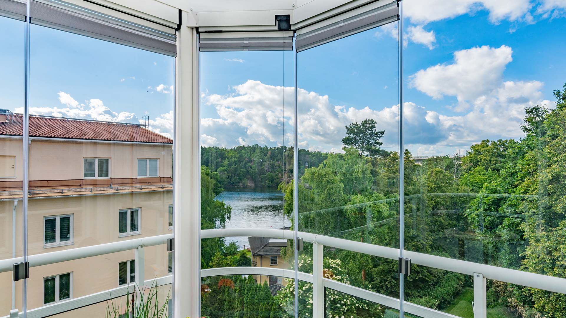 Sunroom, Solarium and Glass Wall in Barrie, Ontario - Lumon